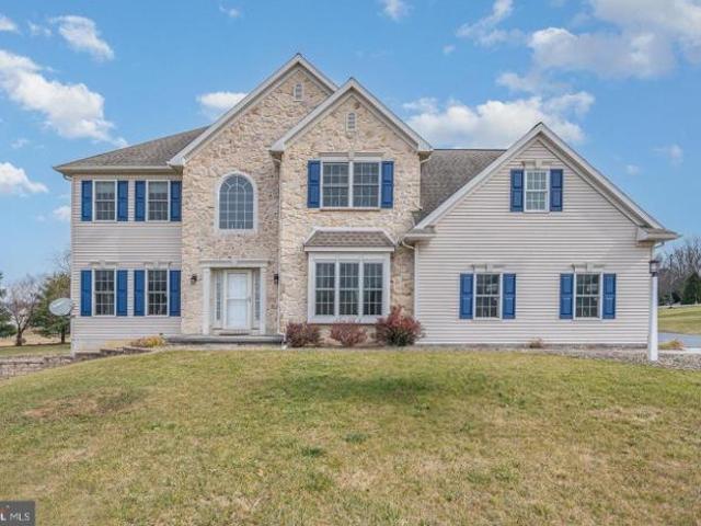 916 Cross Creek Ct, Lebanon, PA 17042