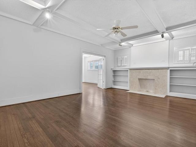 916 B E Hubbard St, Mineral Wells, TX 76067