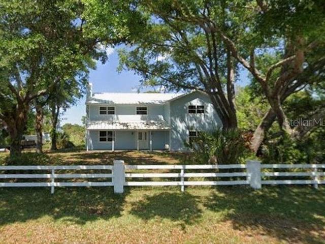 916 Bayshore Dr, Englewood, FL 34223