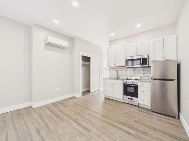 916 Green St Studio Apartment for Rent at 916 Green St, Harrisburg, PA 17102