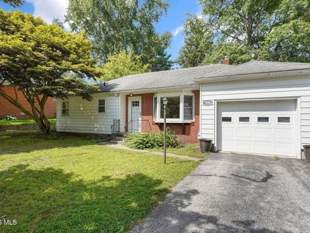 916 Gustin Ave, Bowling Green, OH 43402