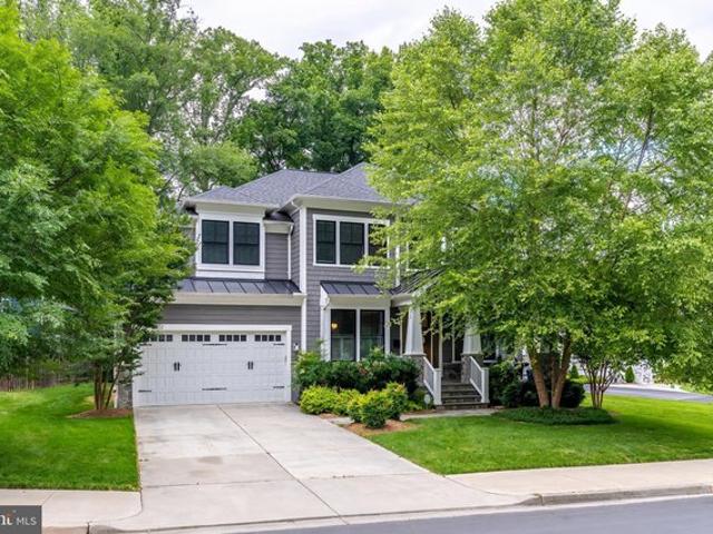 916 Desale St SW, Vienna, VA 22180