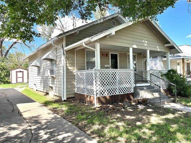 916 E 5th Ave, Hutchinson, KS 67501