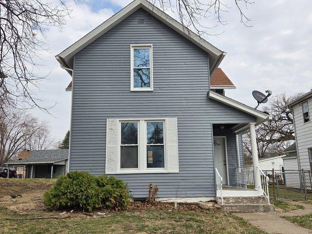 916 E 14th St, Davenport, IA 52803
