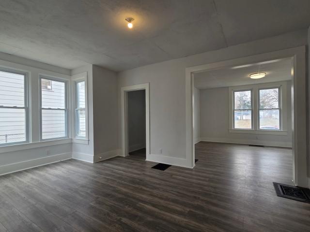 916 E 14th Street