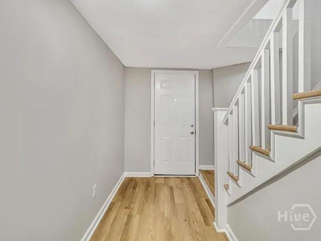 916 E 35th Street