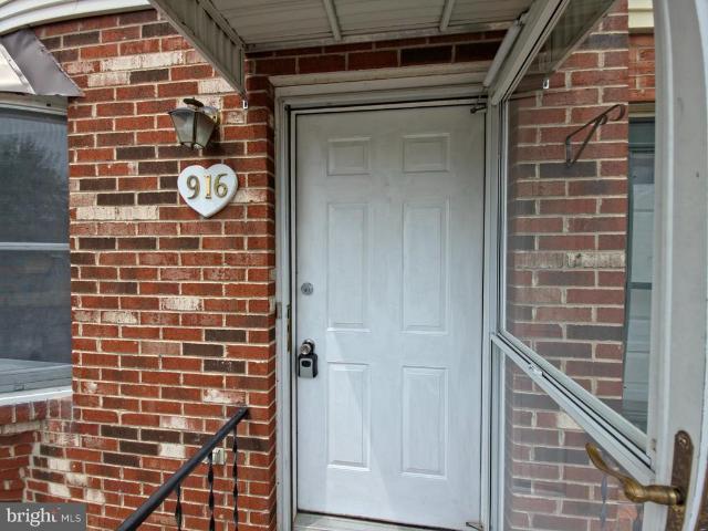 916 Hilltop Drive