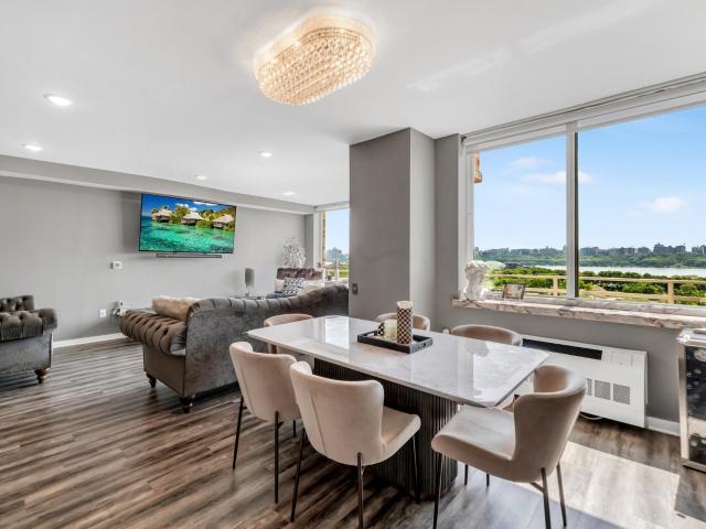 916 Hudson Park