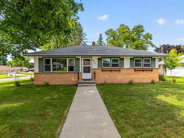 916 Jefferson St, West Bend, WI 53090
