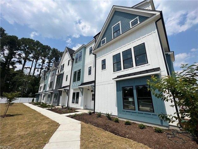 916 Jennings Ln, Chesapeake, VA 23322