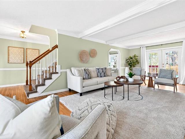916 Oxford DR