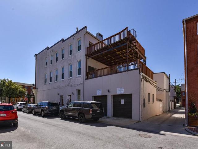 916 Light Street