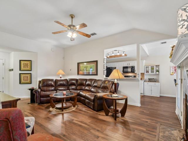 916 Moon Glow Dr