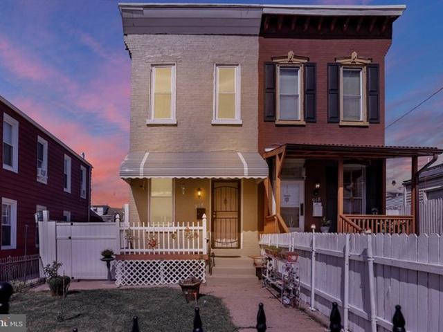 916 N 6th St, Reading, PA 19601
