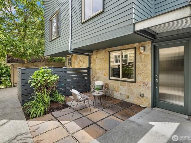 916 N 73rd St Unit A, Seattle, WA 98103