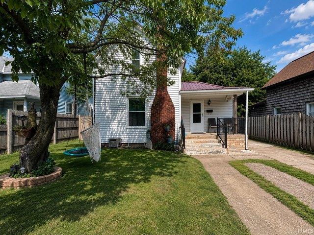 916 N Center St, Bremen, IN 46506