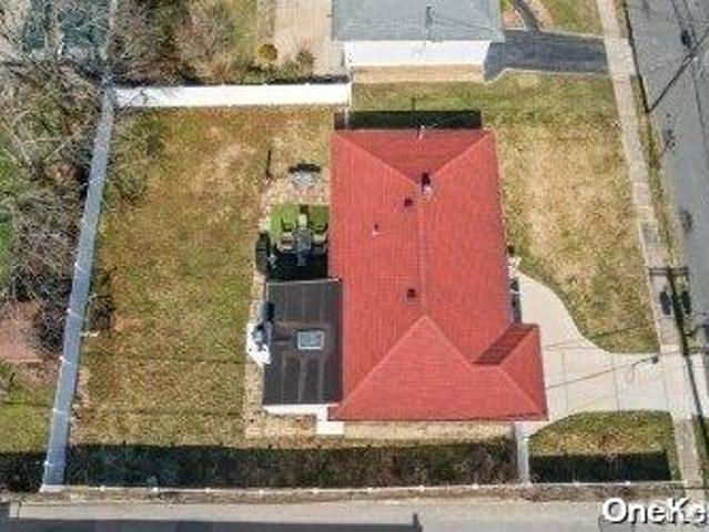 916 N Clinton Ave, Lindenhurst, NY 11757 | Compass