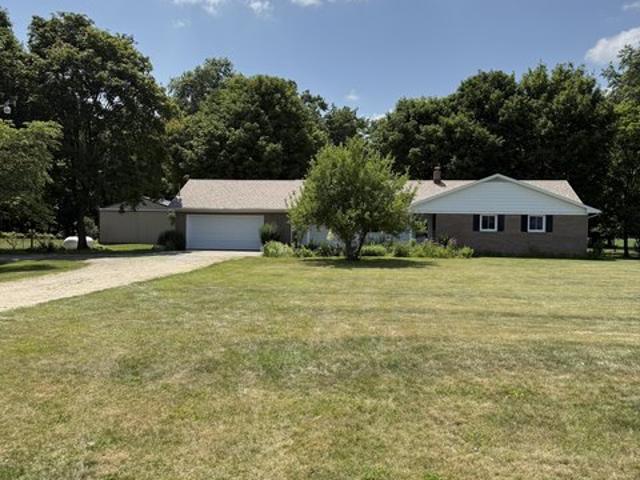 916 S Lathrop Rd, Swanton, OH 43558