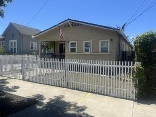 916 Sally St, Hollister, CA 95023