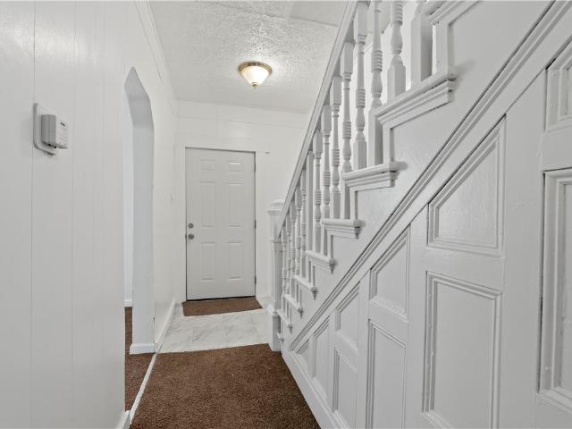 916 Sarah St