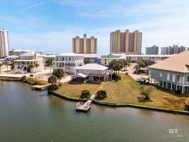 916 Shoreland Drive