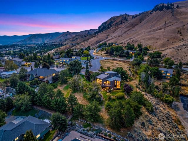 916 Skyline Place