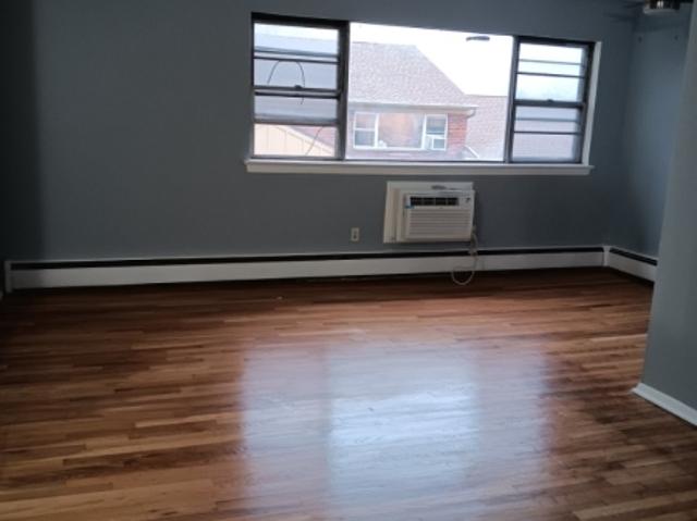 916 Stuyvesant Ave W2 #