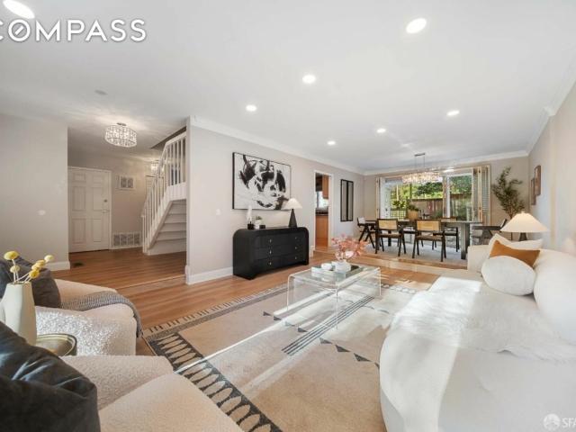 916 Park Pacifica Ave, Pacifica, CA
