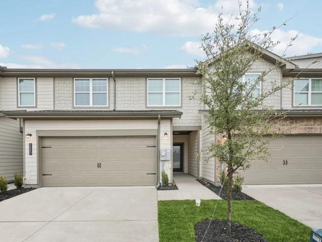 916 Penrose Dr, Cedar Hill, TX 75104
