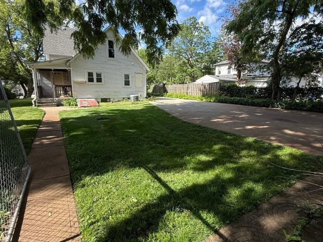 916 Pleasant Street