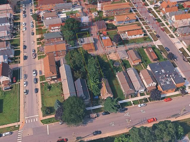 916 W 151st Street
