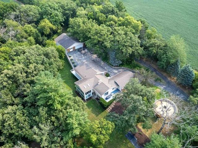 916 W Town Line Rd, Leaf River, IL 61047