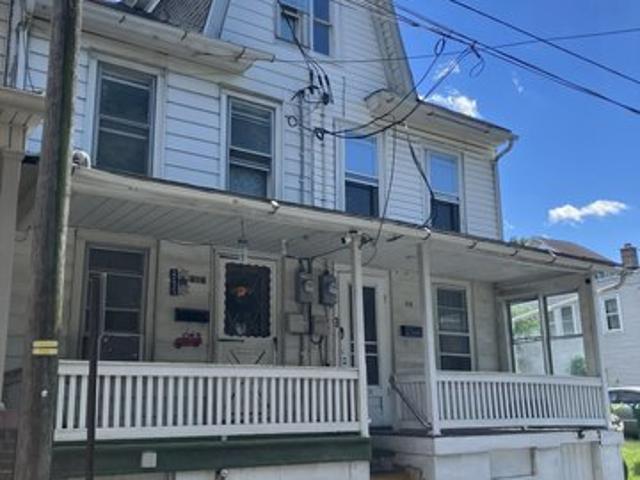 916 W Wood St, Coal Township, PA 17866