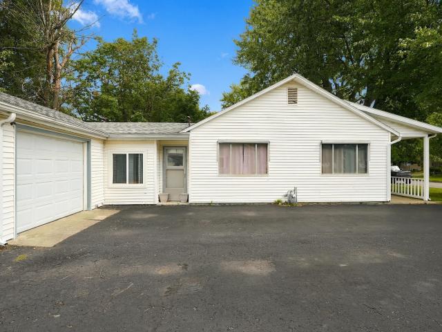 916 W Circle Drive