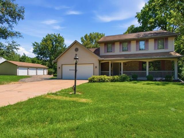 916 W Giles Ln, Peoria, IL 61614