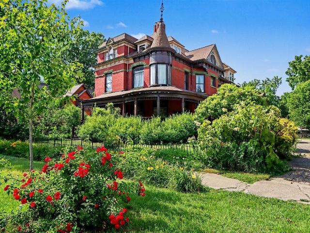 916 W Kalamazoo Avenue
