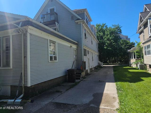 916 W Ottawa Street
