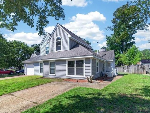 916 Woodcreek Dr, Newport News, VA 23608