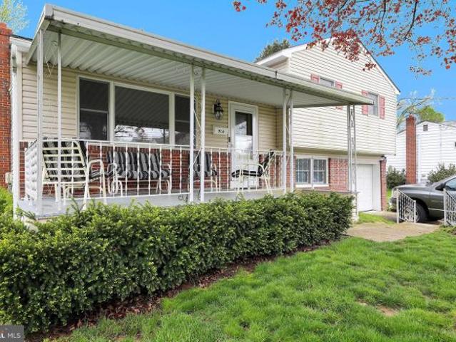 916 Woodlane Rd, Mount Holly, NJ 08060