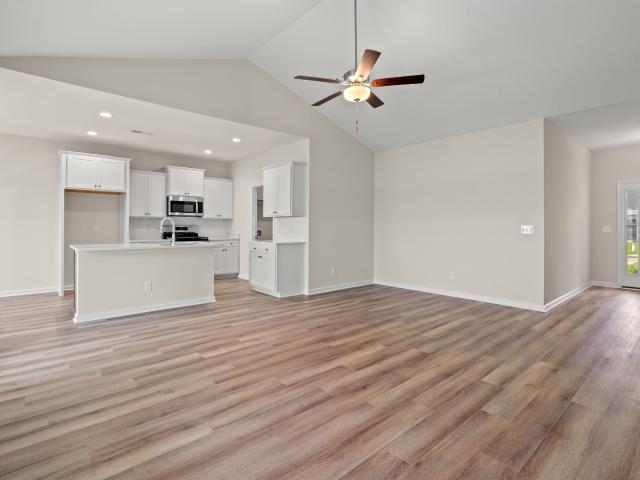 916 Woodside Dr