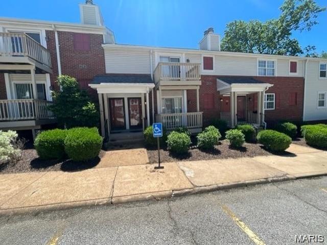 9174 Robin Ct, Brentwood, MO 63144