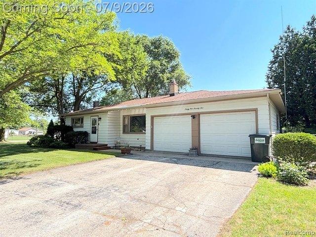 9175 Bernice Dr, Hamburg Township, MI 48169