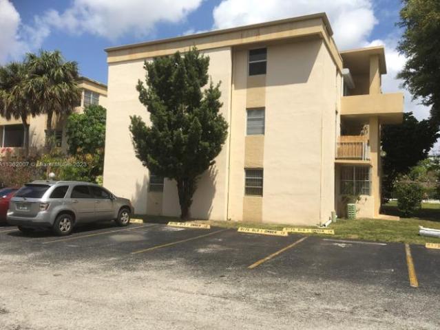 9175 77th Ave SW #109, Miami, FL 33156