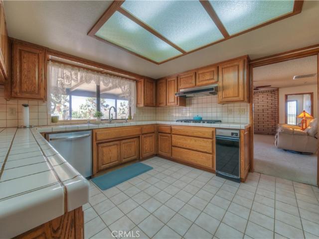 9178 Fortuna Ave, Yucca Valley, CA 92284 | MLS #TR26059