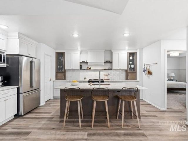 9170 W Tuberose St, Nampa, ID 83687