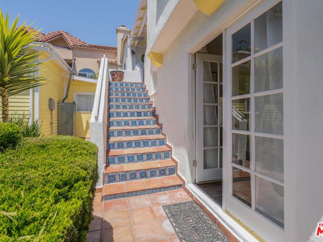 917 7th St, Unit D, Santa Monica, CA 90403 | Compass