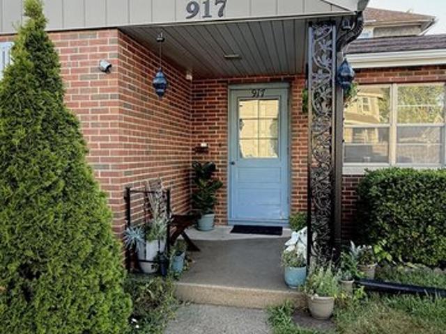 917 Cook St, Marinette, WI 54143