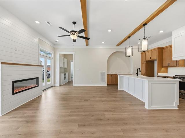 917 Calhoun WAY