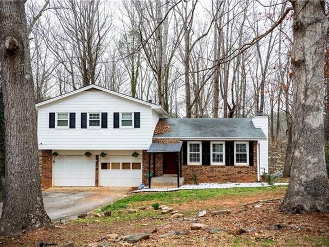917 Chartley Dr SW, Lilburn, GA 30047