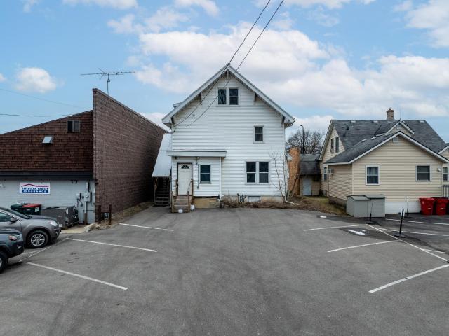 917 Broadway Avenue N